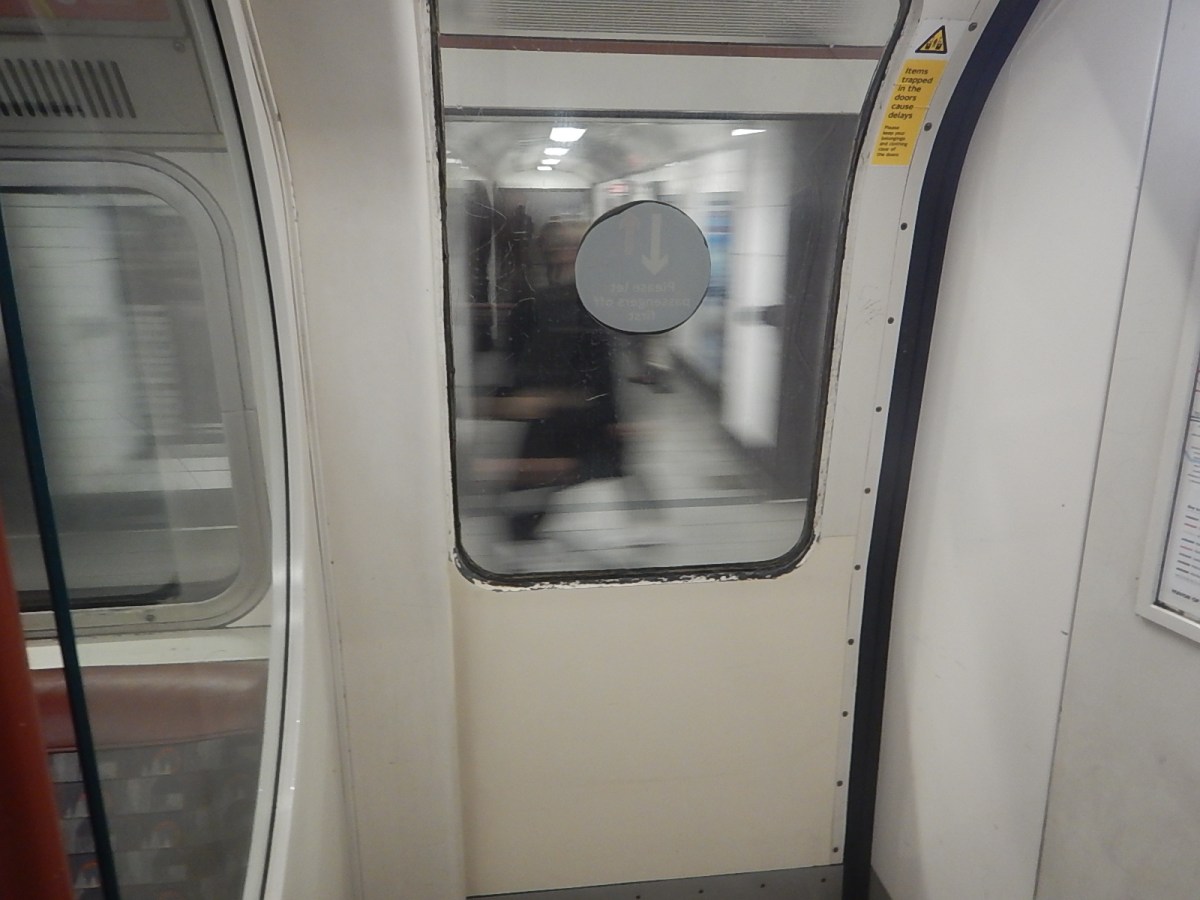 Grab-Handles In London Underground Train Entrances « The Anonymous Widower