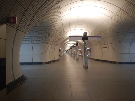 Moorgate To Grosvenor Square – Down To The Trains At Moorgate Station ...